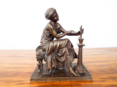 Figurines - Seated Lady