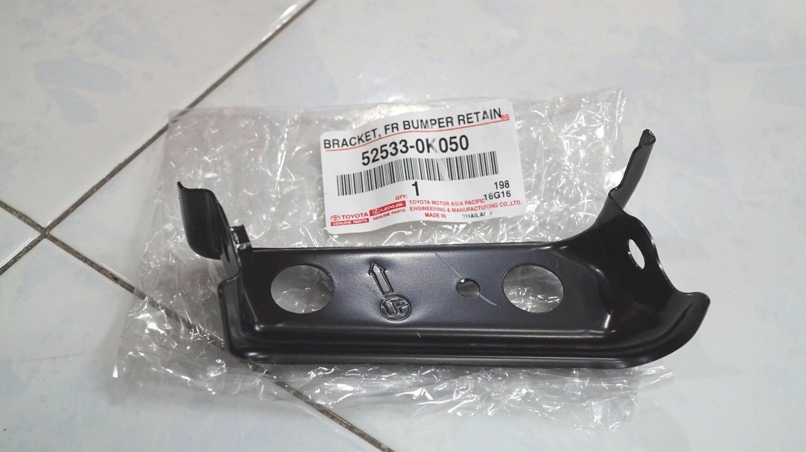FOR TOYOTA HILUX 2011 BRACKET FRONT BUMPER RETAIL RH 52533-0K050 OEM | eBay