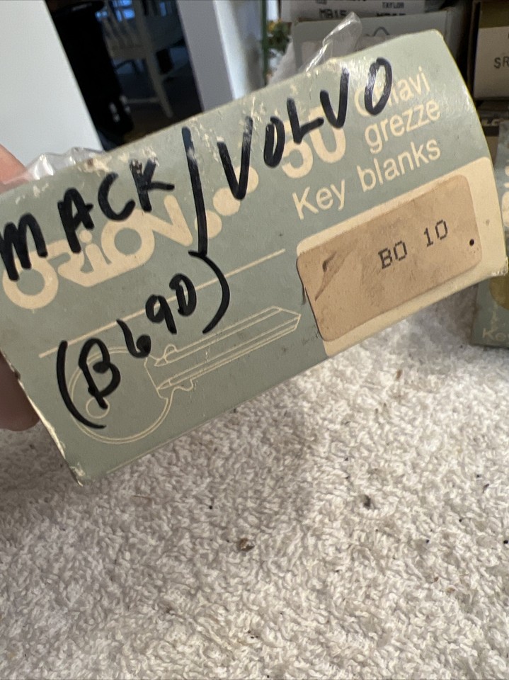 New Lot Of 2 Orion BO10 B69D Volvo Mack Replacement Uncut Key Blanks ...
