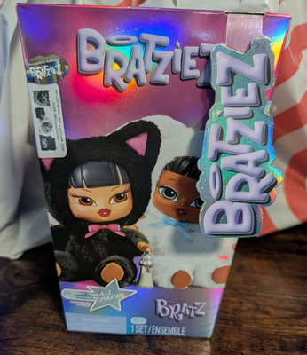 BRATZ BRATZIEZ ICONZ SERIES PLUSH KEYCHAIN BLIND BOX **in hand** | eBay