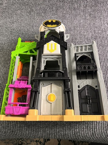2015 Mattel DC Comics Batman Wayne Manor Bat Cave Functional Trap Doors ...