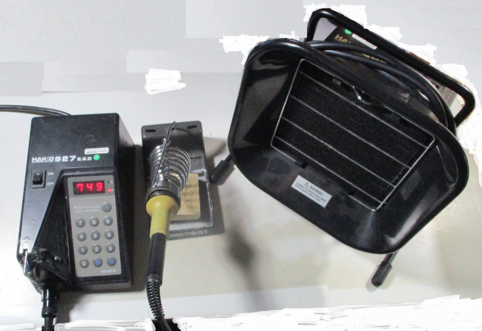 HAKKO 927 ESD DIGITAL SOLDERING STATION and 900 and 631 and 493 [Iron ...