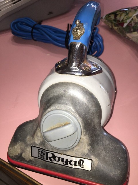 Vintage Royal Hand Held Vacuum Cleaner w/ Hose Model 501 for sale ...