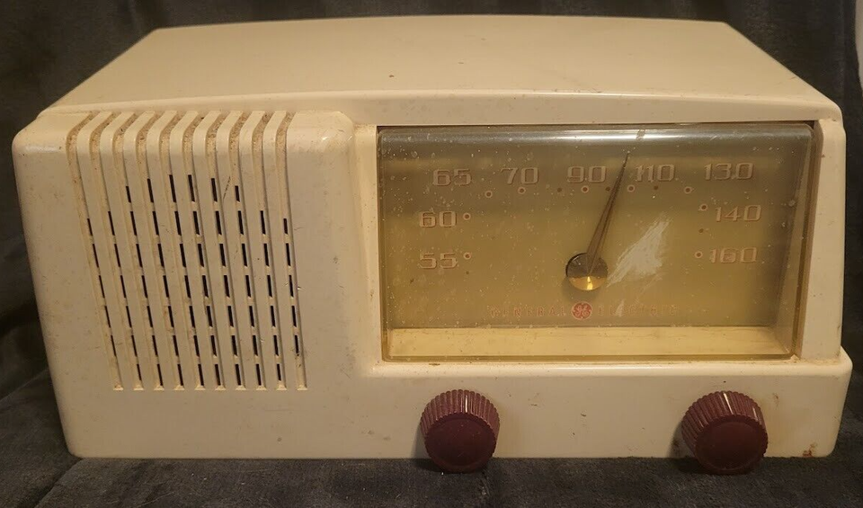 Vintage 1949 GE AM Radio Model 124 – Classic General Electric Tabletop ...