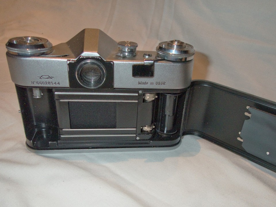 Zenit E camera with Helios lens and case | eBay UK