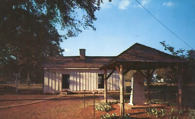 Historic Well & Slave Quarters Ivy Green Helen Keller Tuscumbia Alabama ...