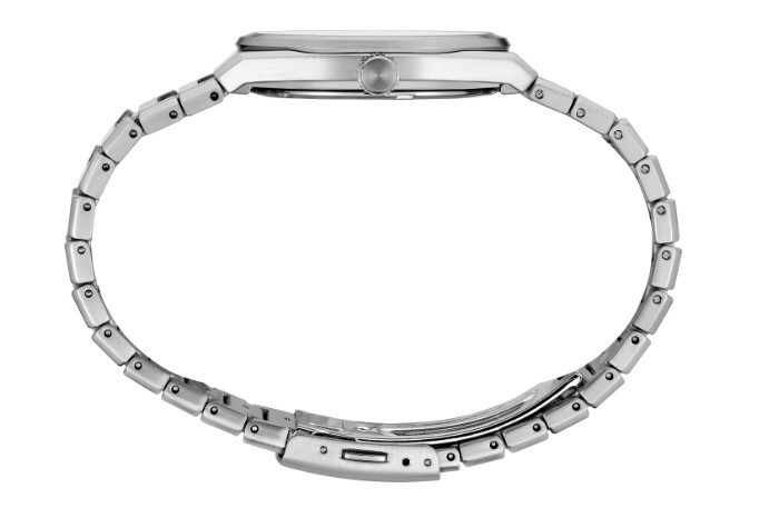 Seiko Essentials Blue Pressed Pattern Sleekly Angled Dial Men's Watch ...