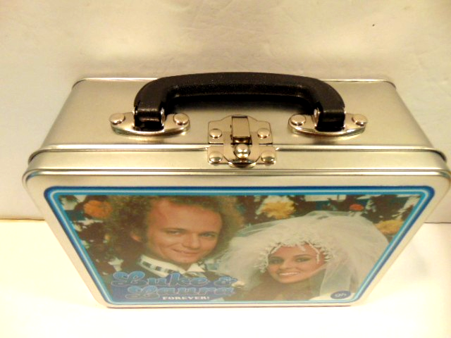 Circa 2006 25th anniversary lunch box: General Hospital's Luke & Laura ...