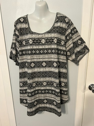 Women's LuLaRoe Black Geometric Multi Top with Short Sleeve Plus Size ...