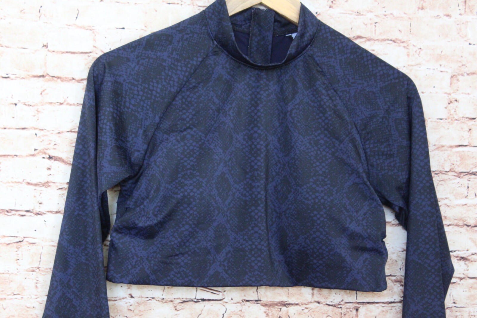 Athleta | Snakeskin Crop Rashguard UPF ProtectionNWT Size Large | eBay