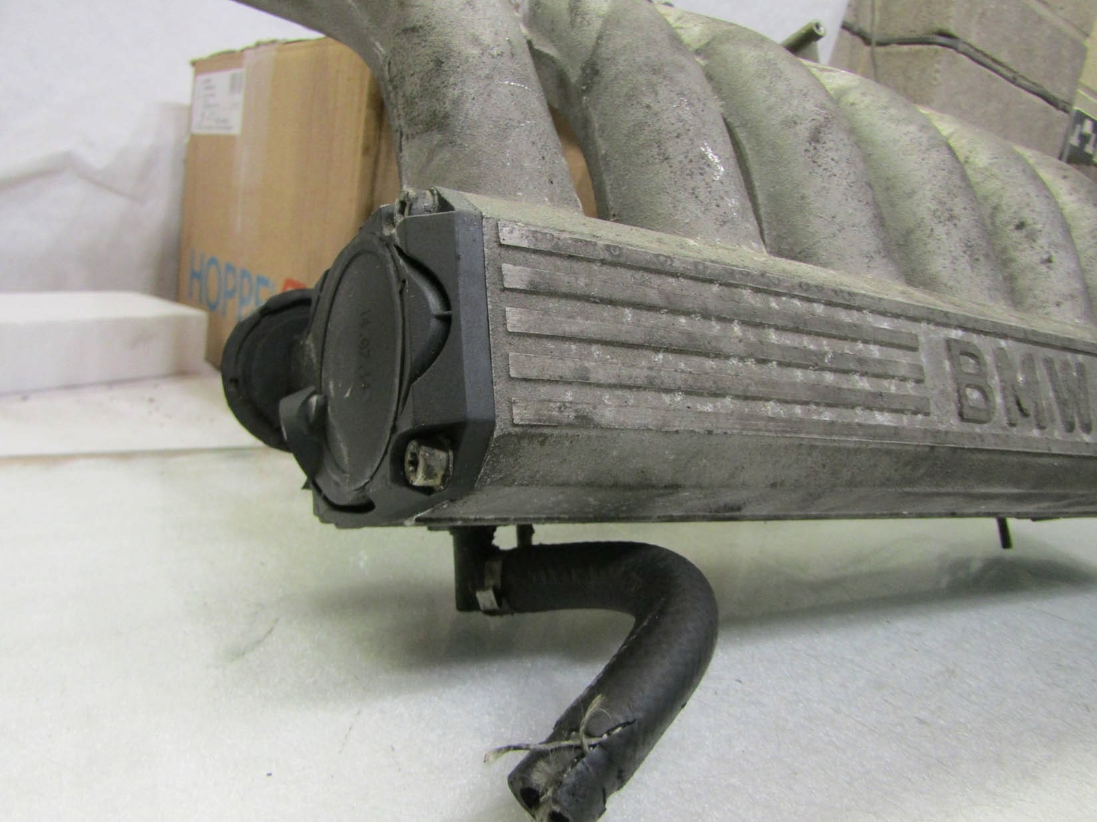 BMW 7 series E38 91-04 750 V12 M73 engine RH right side intake manifold ...