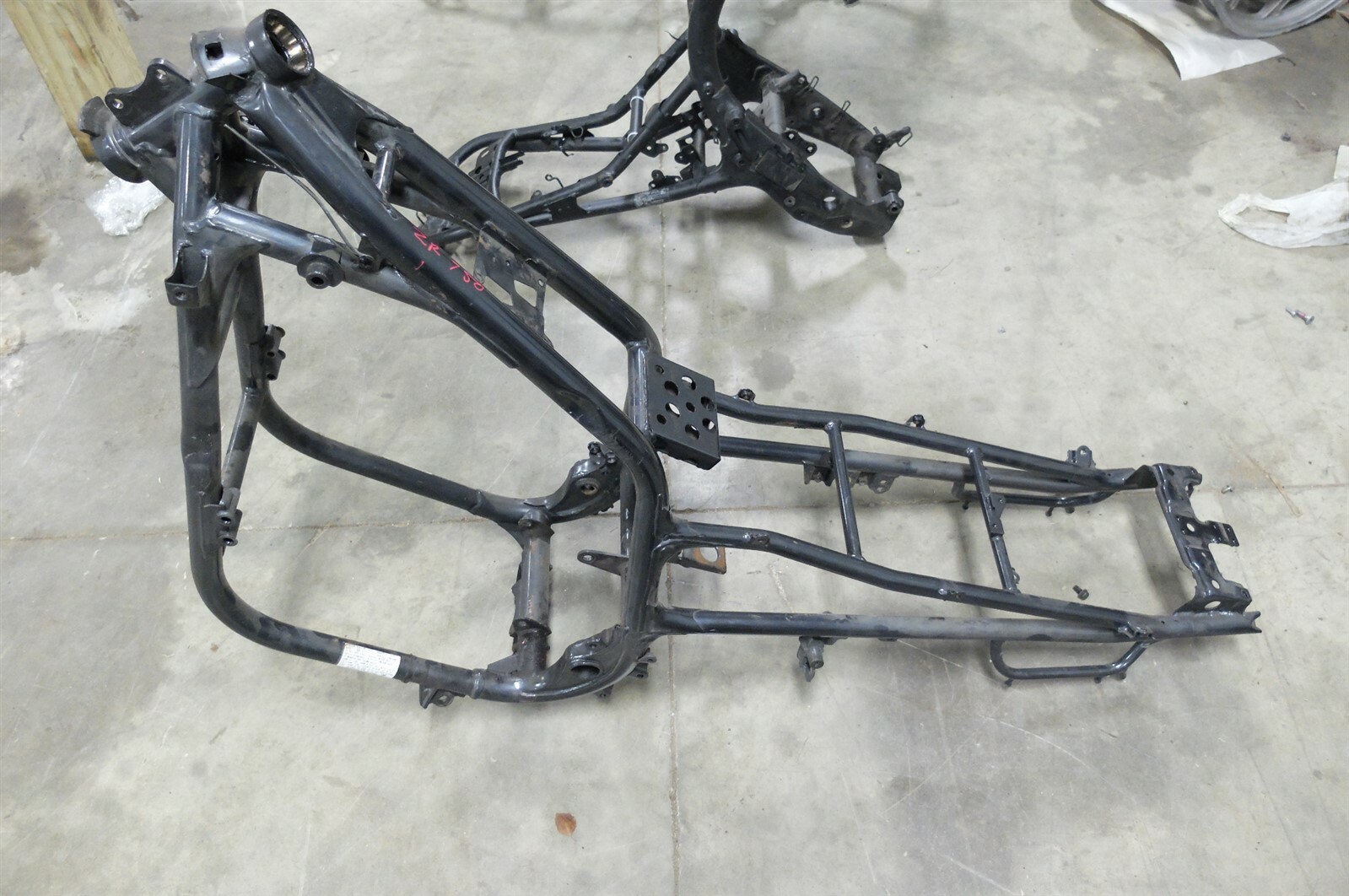 02 Kawasaki ZR 750 ZR750 ZR7 ZR-7 S frame chassis | eBay