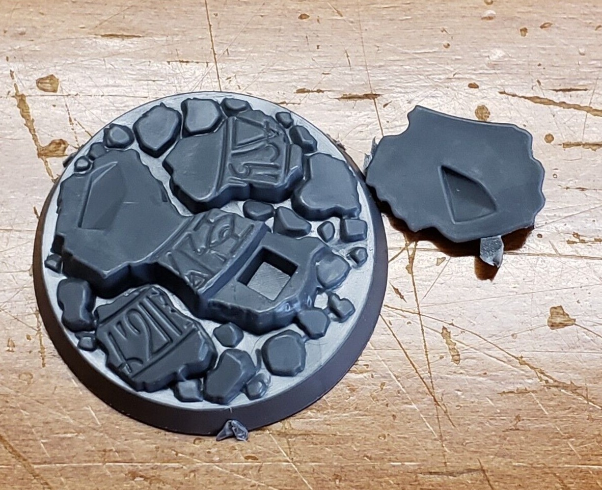 Warhammer 40K Aeldari Bits Farseer Rubble Terrain 25mm Base 2 Part | eBay