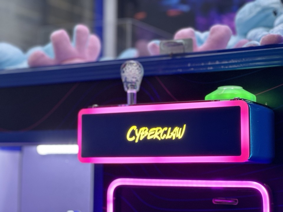 NEW Cyberclaw Skill Crane Machine Arcade Claw Game Toy Plush Vending ...