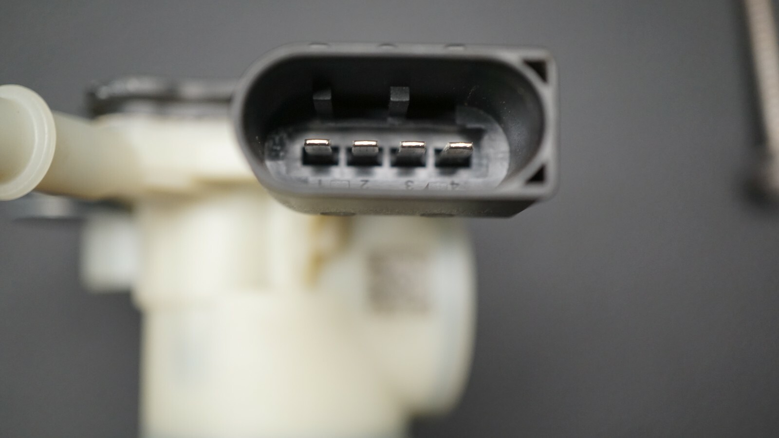 OEM BMW X5 X6 F15 F16 ADBLUE FUEL TANK PUMP 7295653 / 16197295653 ...