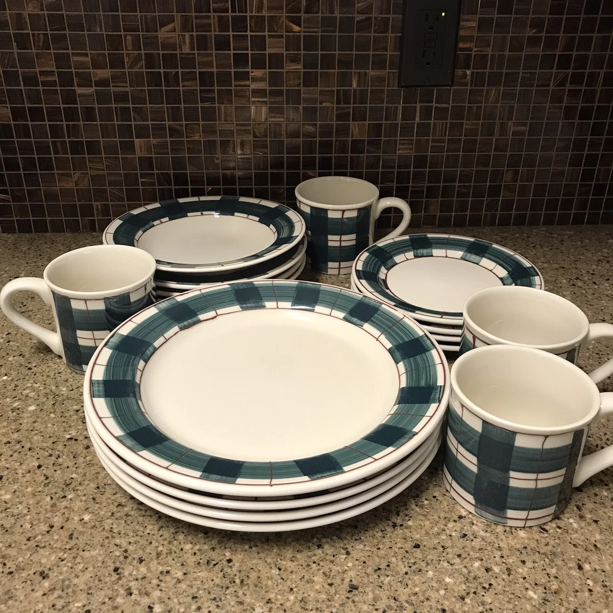 Plaid Dinnerware Sets
