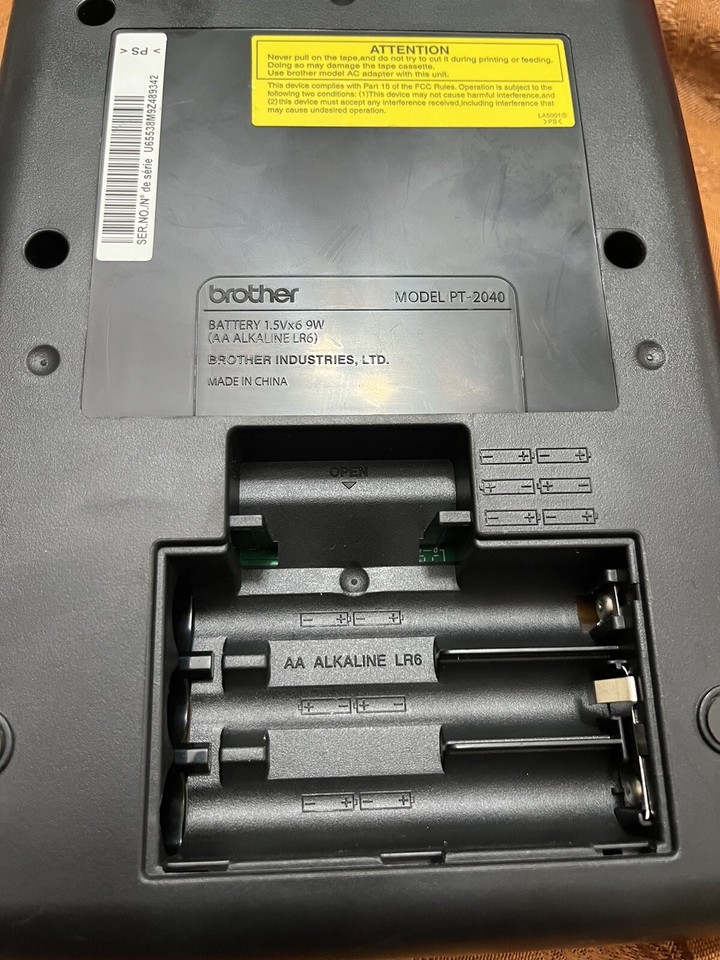 Brother Label Maker PT-2040 Battery Operated Portable w/ Labels Works ...