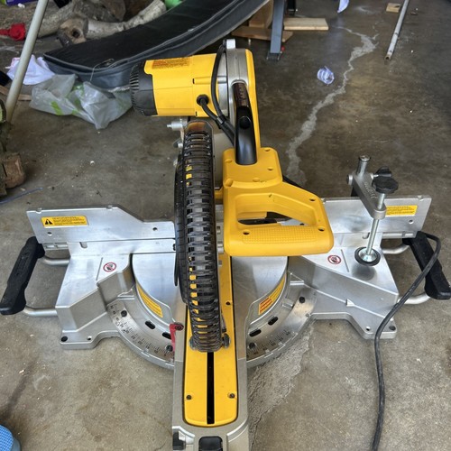 DeWalt DWS779 12" Double-Bevel Sliding Compound Miter Saw, 15 Amp, 3800 ...