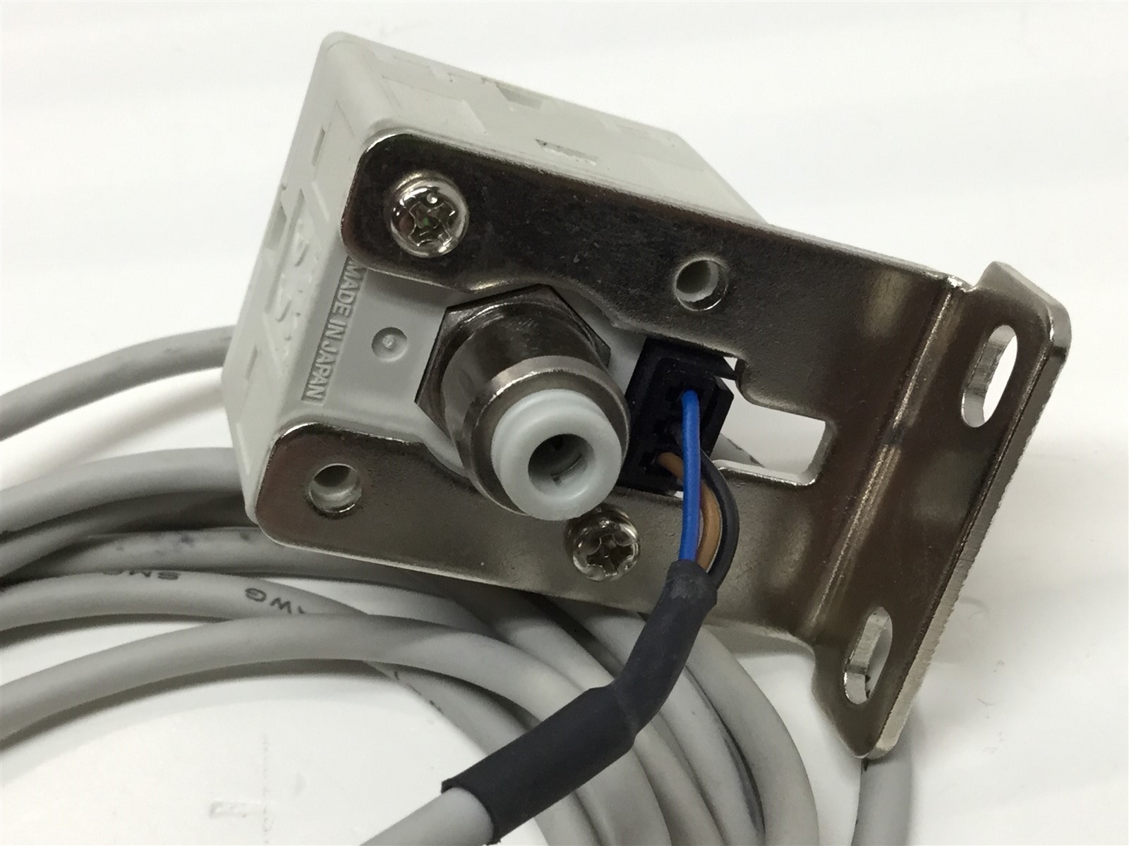 SMC ISE30-C4H-25-M Digital Pressure Switch 12-24VDC -0.1 to 1MPa 4mm ...