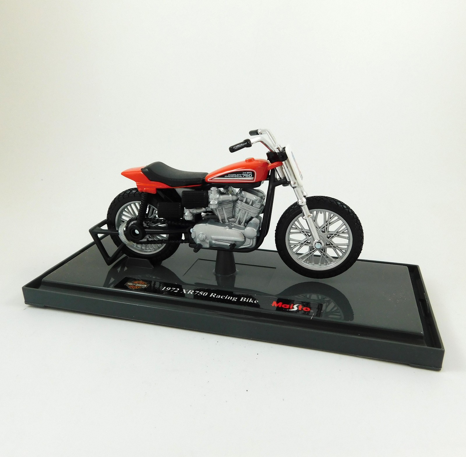 Harley Davidson XR-750 Racing Bike 1972 Model on Plinth Scale 1:18 | eBay