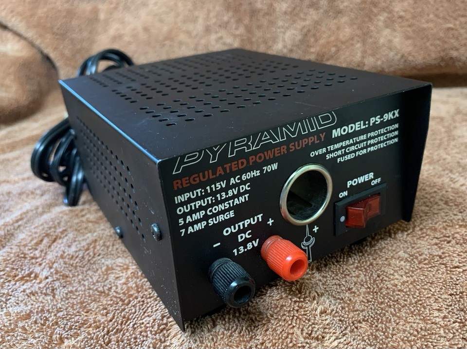 Pyramid PS-9KK Bench Power Supply, AC-to-DC Power Supply with Outlet ...