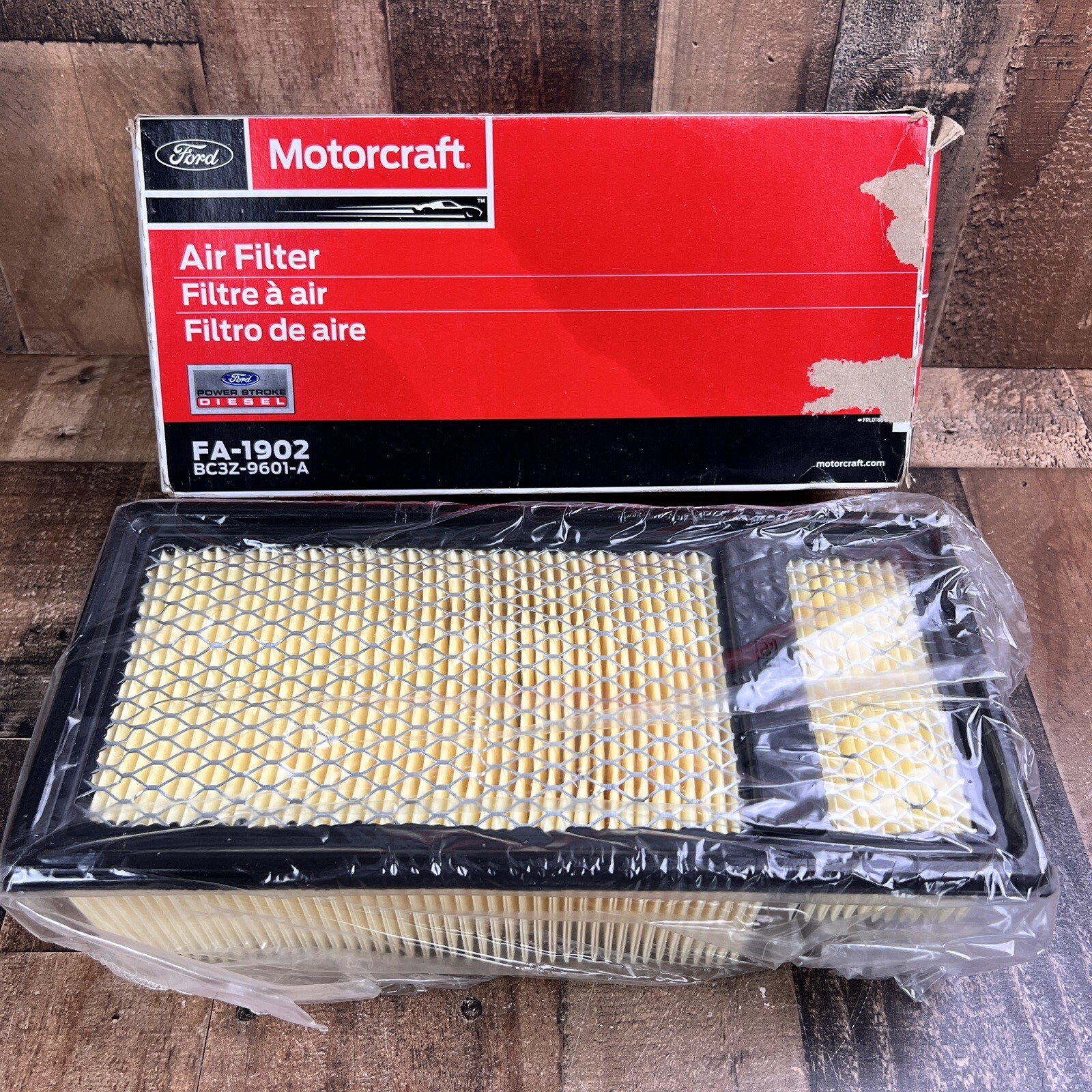 MOTORCRAFT FA1902 - Air filter cross reference