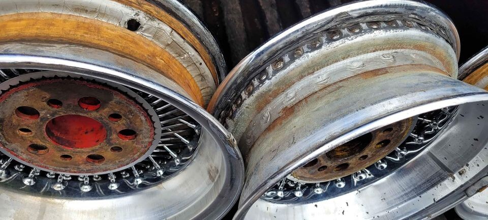 15 by 6 72 Spoke Large Hub 60s/70s Authentic Dayton Wire Wheels Caps ...
