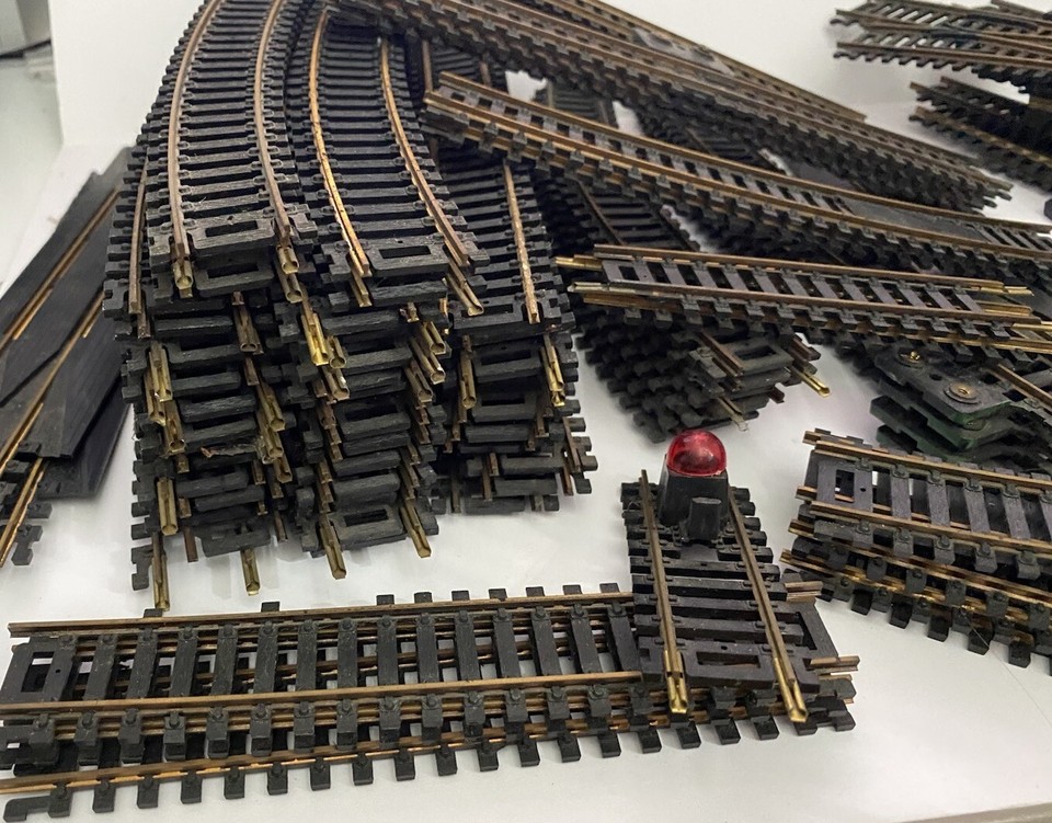 Atlas HO Scale Train Snap Track Lot of 100 Pcs Made In Austria | eBay
