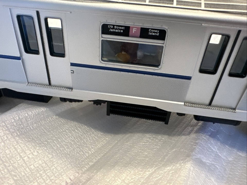 Mth MTA NYC New York City Subway R40 Car O Scale F Train #4211 Non ...