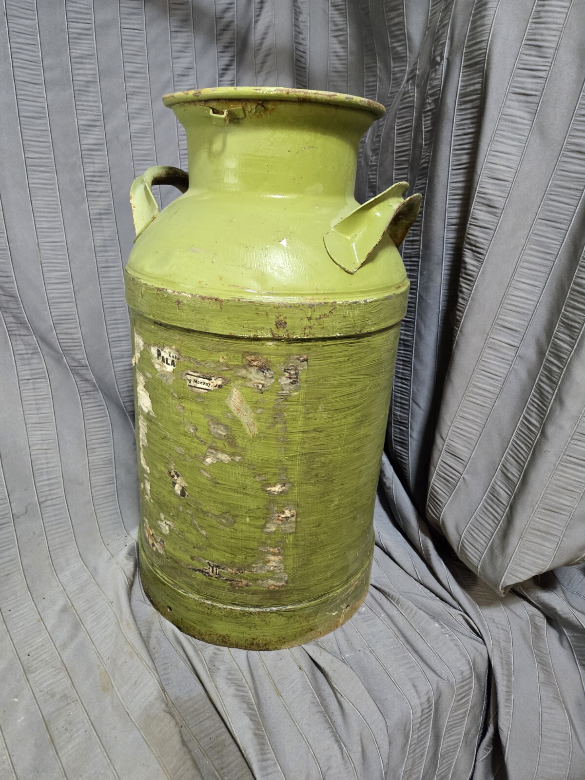 Bloomfield Nebraska dairy milk can Creamery Solar Milk Cow Green ...