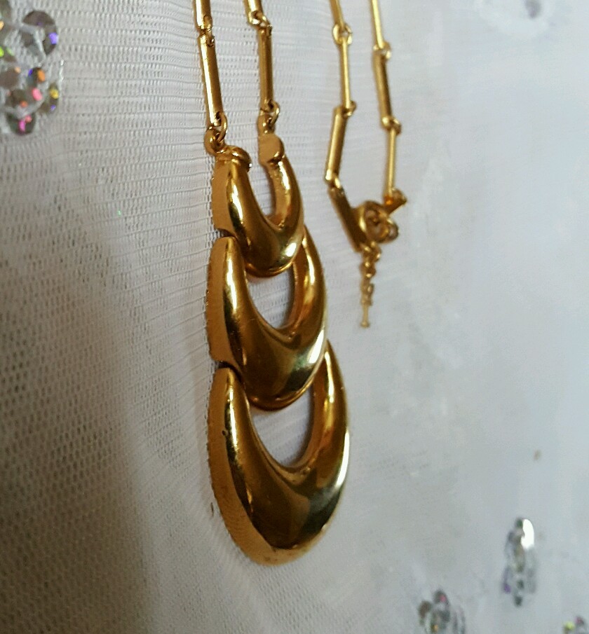 Trifari Crown Hang Key Tag Vintage Mid Century Goldtone Necklace ...