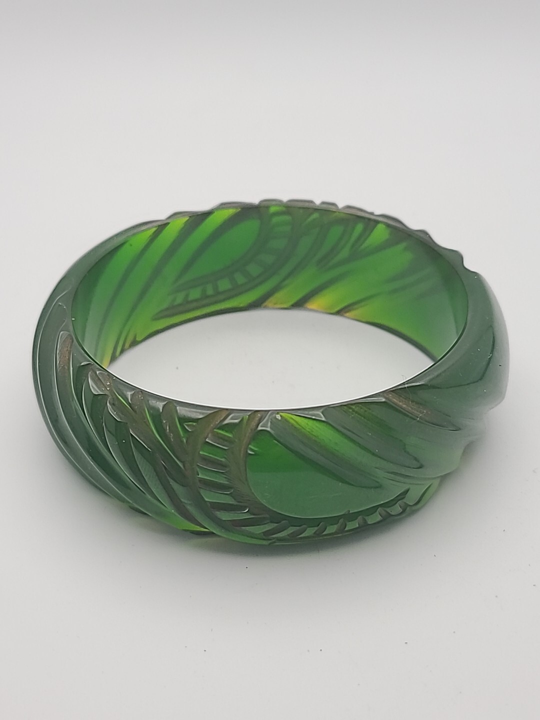 Fabulous Vintage Deeply Carved Prystal Green Bakelite Bangle - 2.5 In ...