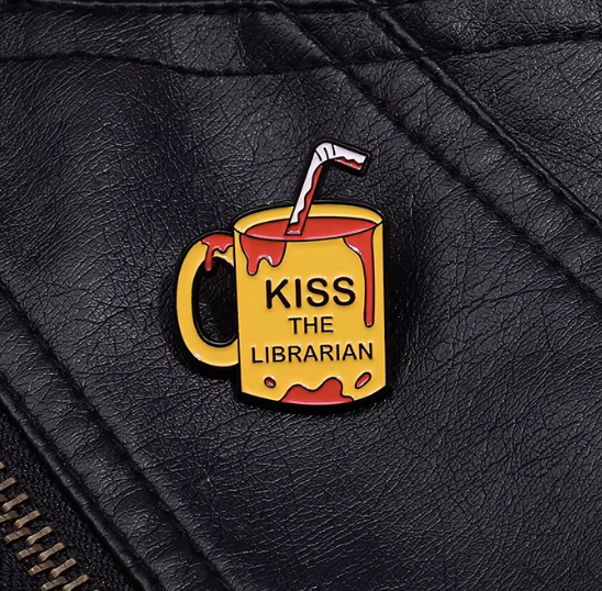 KISS THE LIBRARIAN Mug Enamel Pin Buffy the Vampire Slayer ♡ 90s Spike ...
