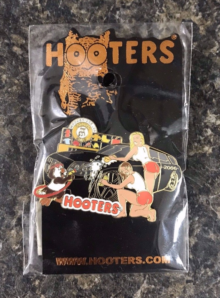 HOOTERS Restaurant Car Wash Girls Enamel Lapel Pin 2006 Woodbridge VA ...