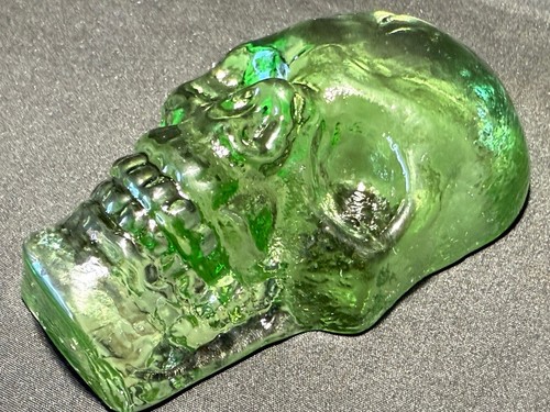 Solid Green Vaseline uranium glass skull head glow neon / paperweight ...