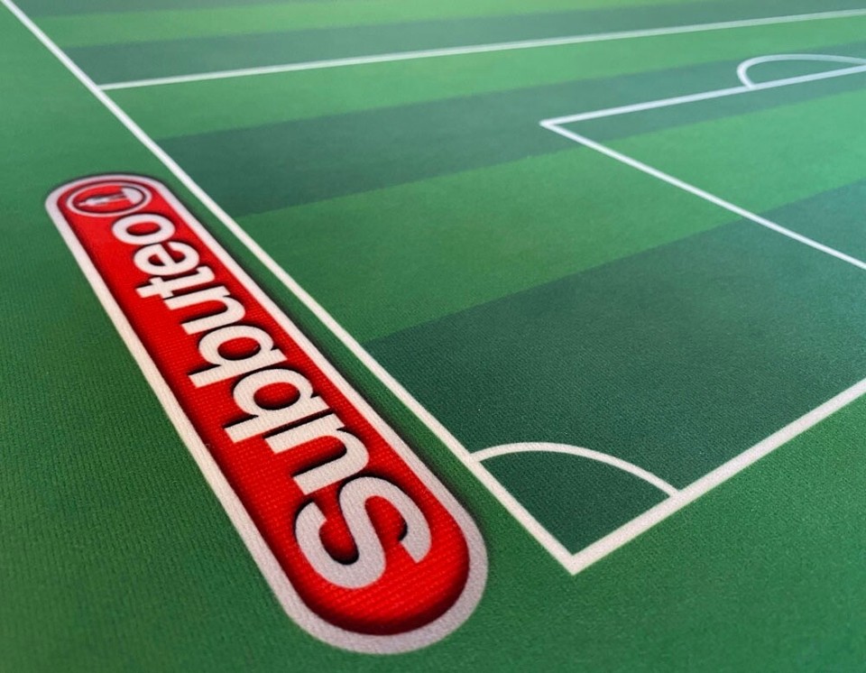 THE NEW SUBBUTEO RUBBER BACKED DELUXE PITCH. UNIVERSITY GAMES TABLE ...