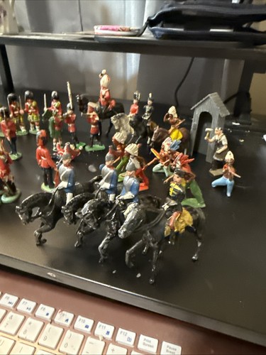 Large Lot 42+ vintage Cast Metal soldiers British And Indians Native ...