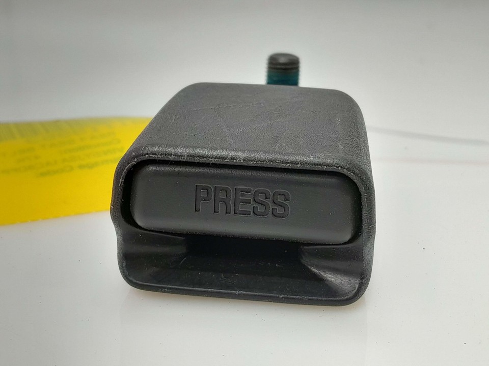 12-16 Tesla Model S Rear Seat Belt Buckle RH Passenger Side Black ...