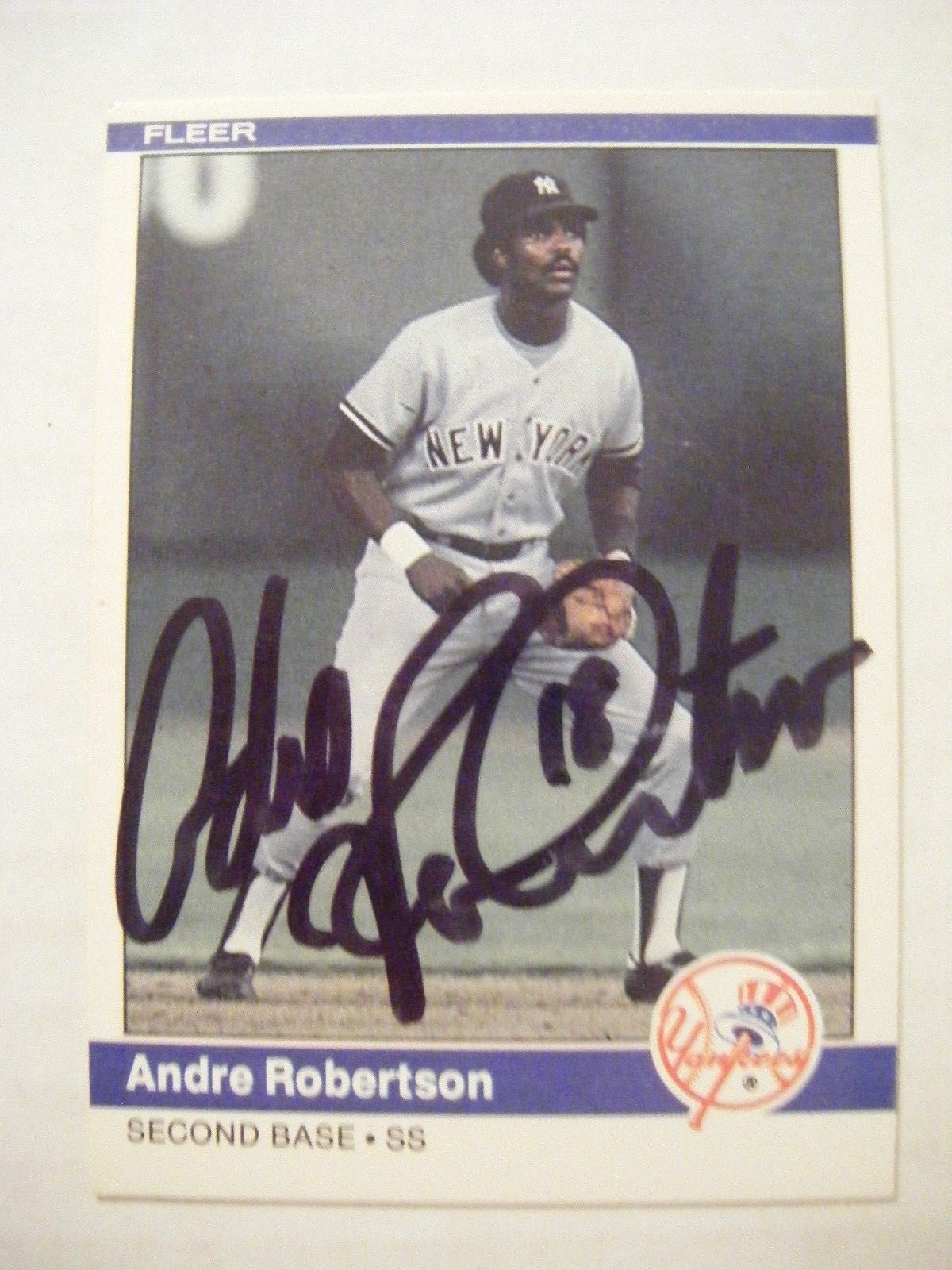 ANDRE ROBERTSON signed YANKEES 1984 Fleer baseball card AUTO 140 TEXAS ...