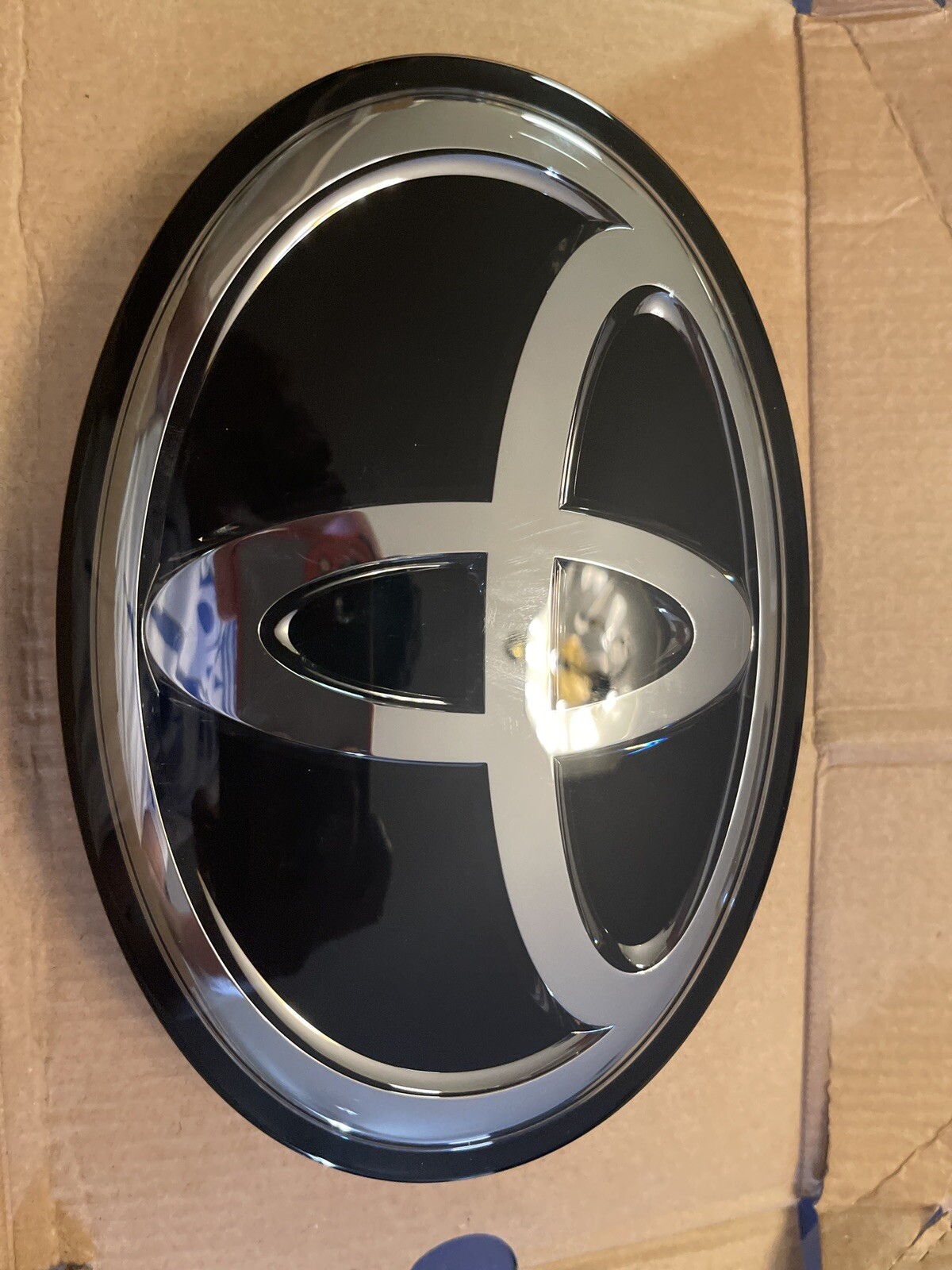 OEM TOYOTA TACOMA 2018-2021 FRONT EMBLEM TSS Badge COVER Grille 90975 ...