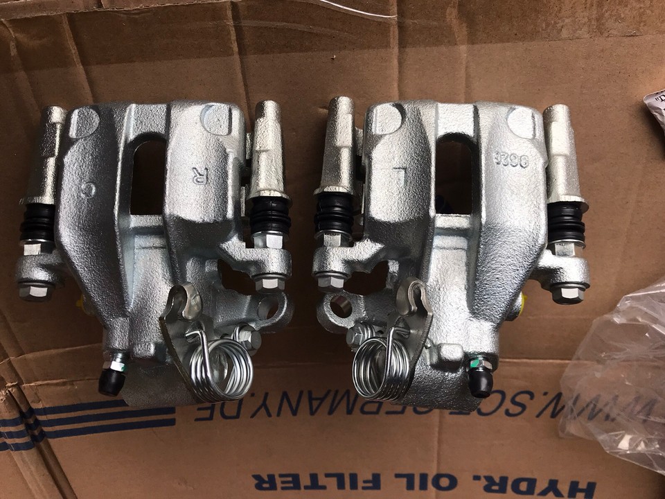 2 REAR BRAKE CALIPERS BRACKET CARRIER GOLF MK2 MK3 GTi G60 CORRADO ...