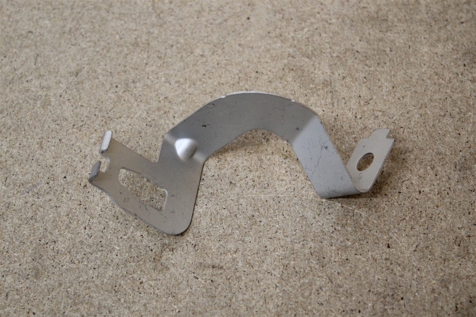 Mercedes-Benz GLC C253 Front Splash Shield Right Holder A2535240140 ...