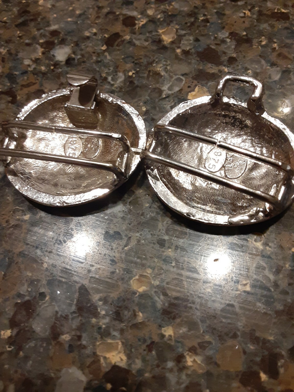 1975 MIMI DIN clam shell BUCKLE silver tone - Gem