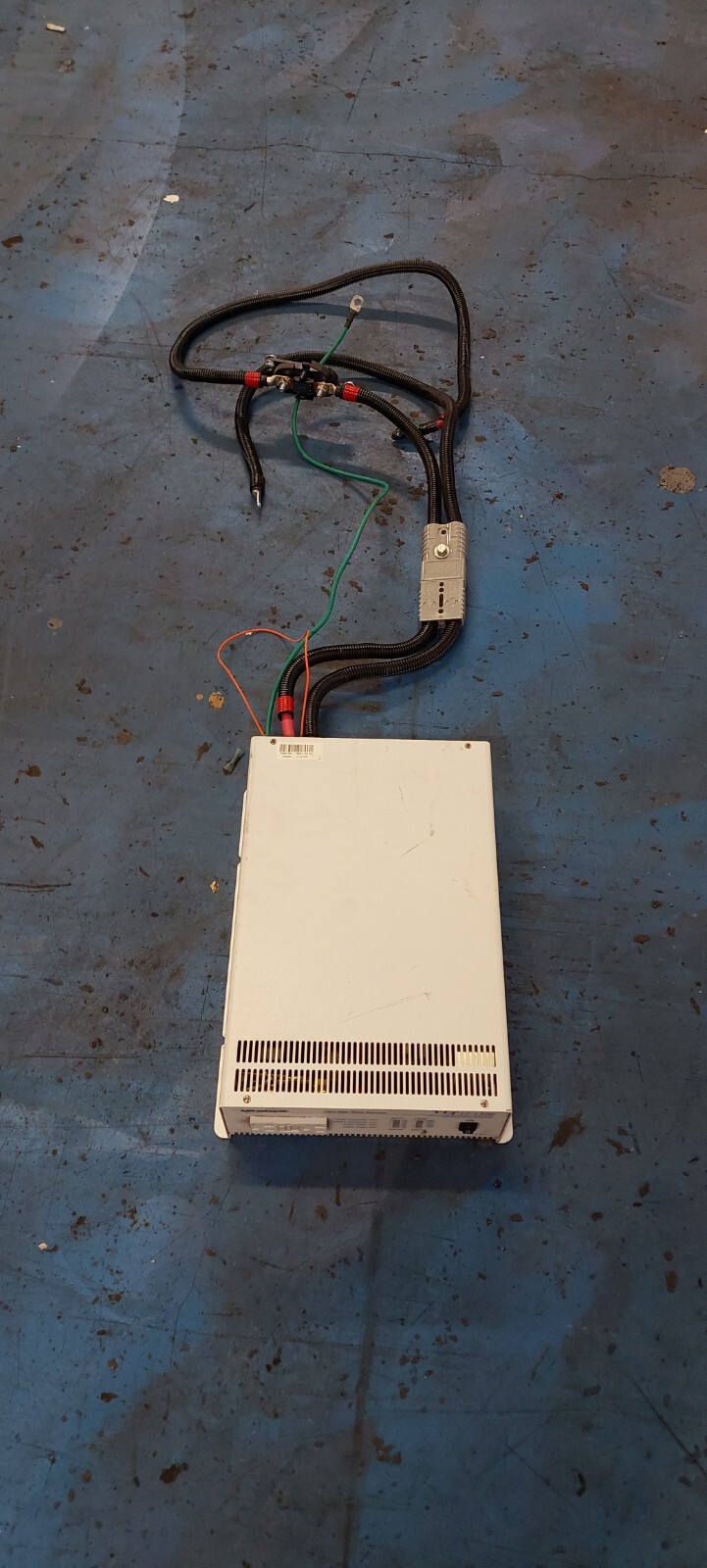 VANNER - VLT 12-1500 12 Volt DC to AC Pure Sine Wave Inverter Used ...