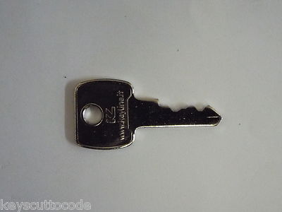 Fruit / quiz / pool / arcade machine Key - lowe & fletcher 92250 pass ...