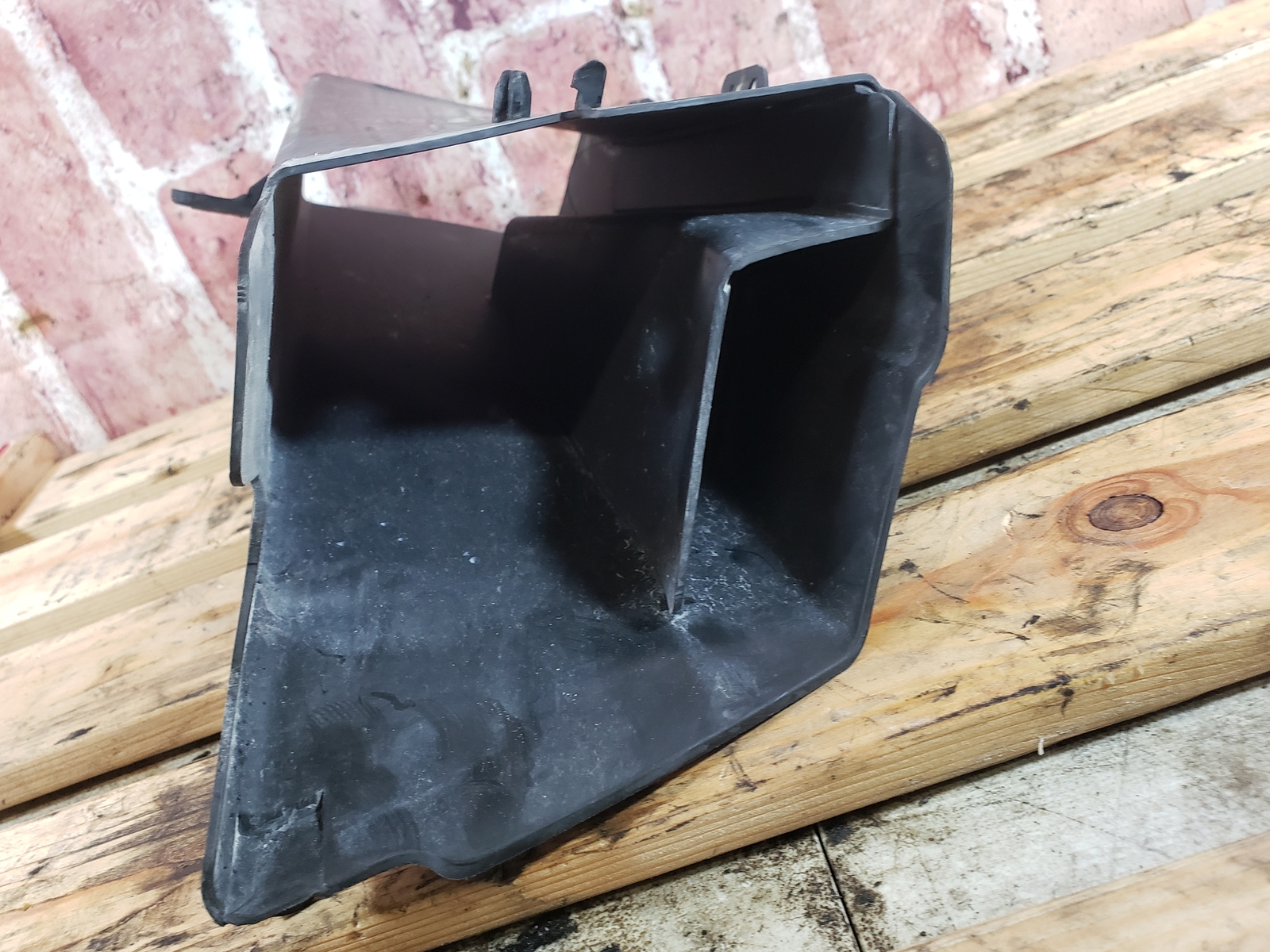 BMW F10 Series FRONT RIGHT BRAKE AIR DUCT 7331784 EBay bmw-f10-series-front-right-brake-air-duct-7331784-ebay
