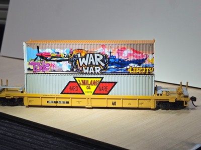 HO Scale Shipping Containers With art and or Grafitti can be clean or ...