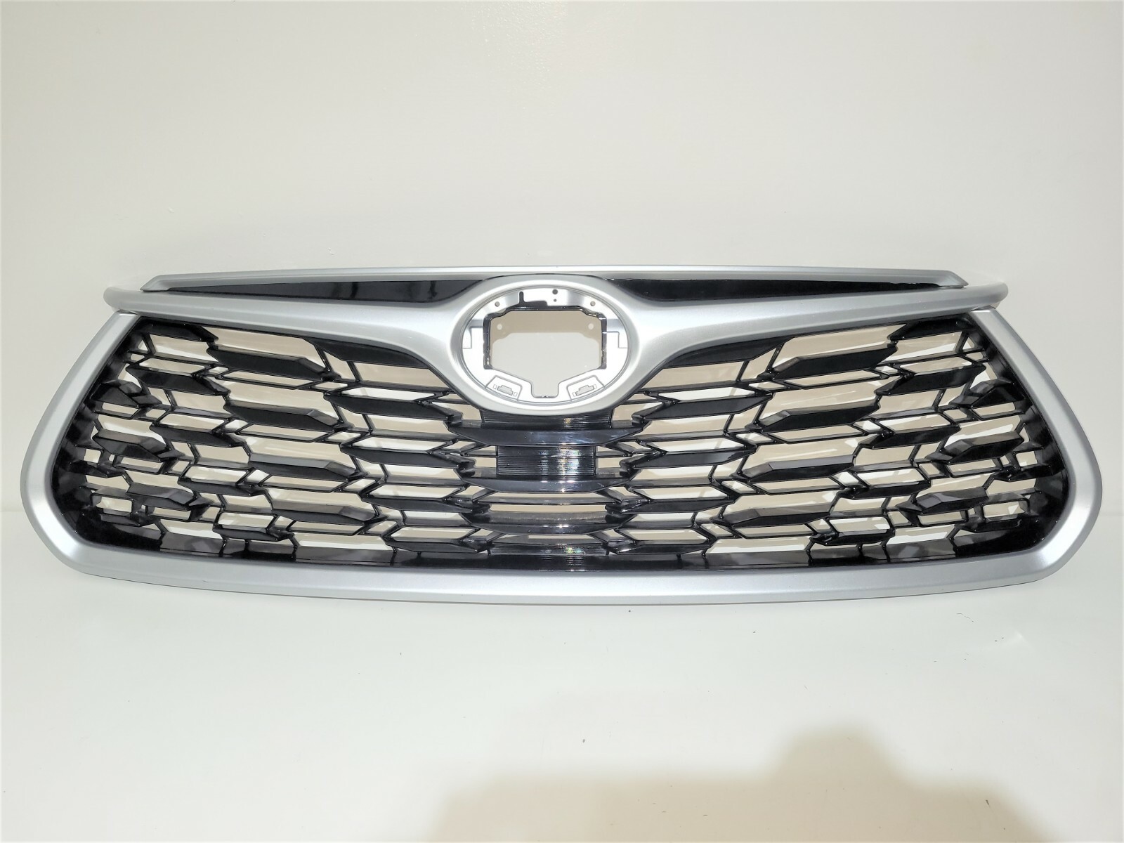 OEM 2020 2021 TOYOTA HIGHLANDER FRONT UPPER GRILLE GRILL 53111-0E250 | eBay