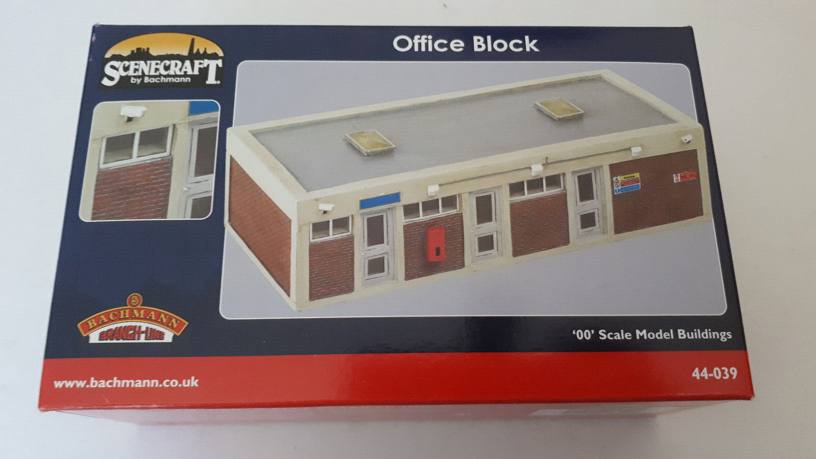 Bachmann Scenecraft 44-039 Office Block :: Railway Models UK
