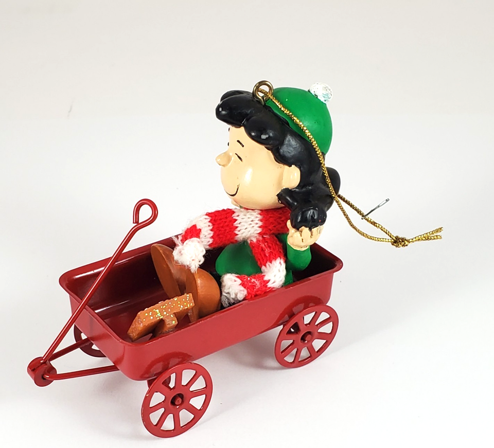 Peanuts Lucy~Christmas Kisses 5¢ Sign~Red Metal Wagon~Knit Fabric Scarf ...
